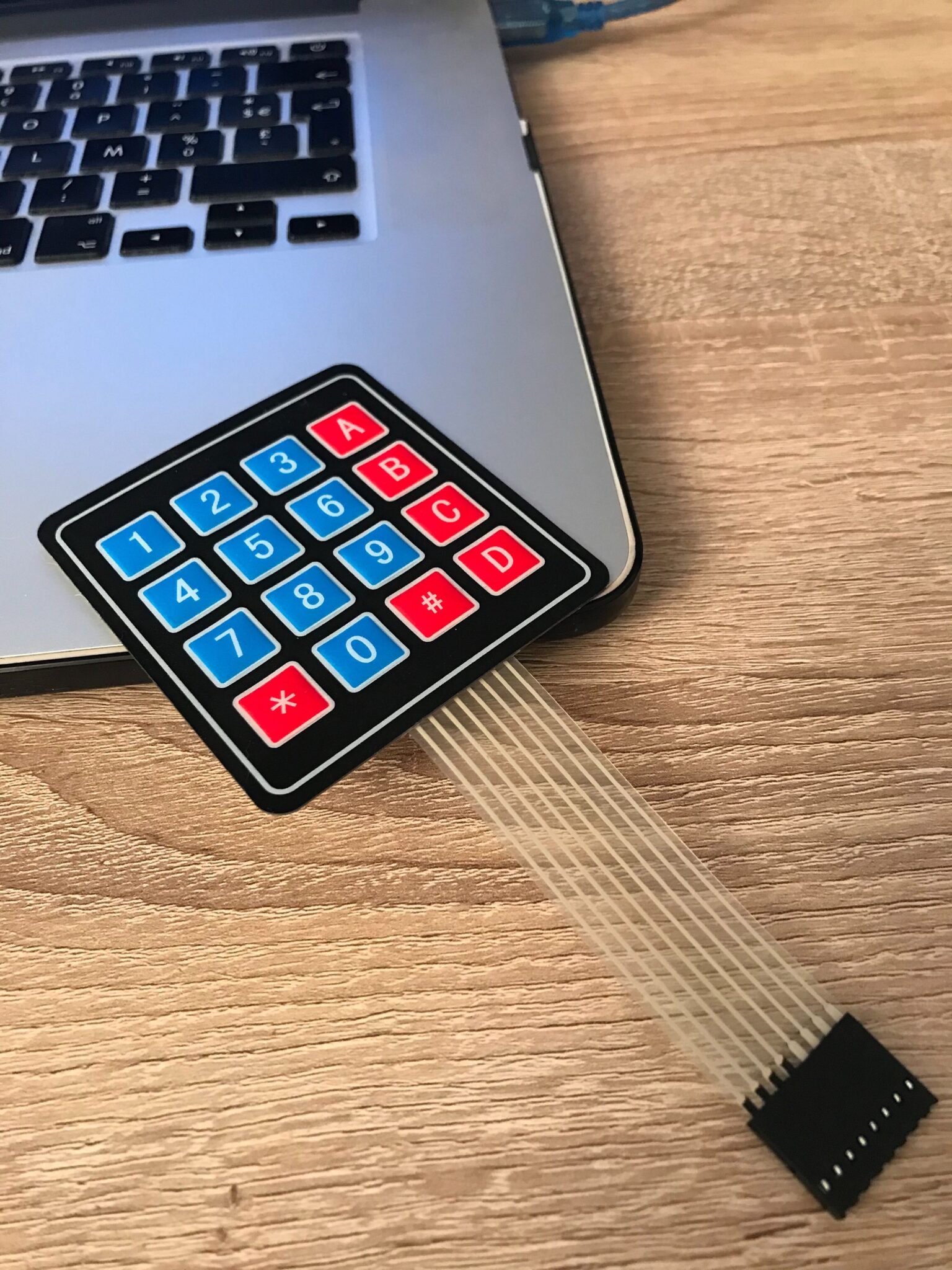 Le Keypad c’est quoi ? C’est un clavier numérique et il ressemble à ceci